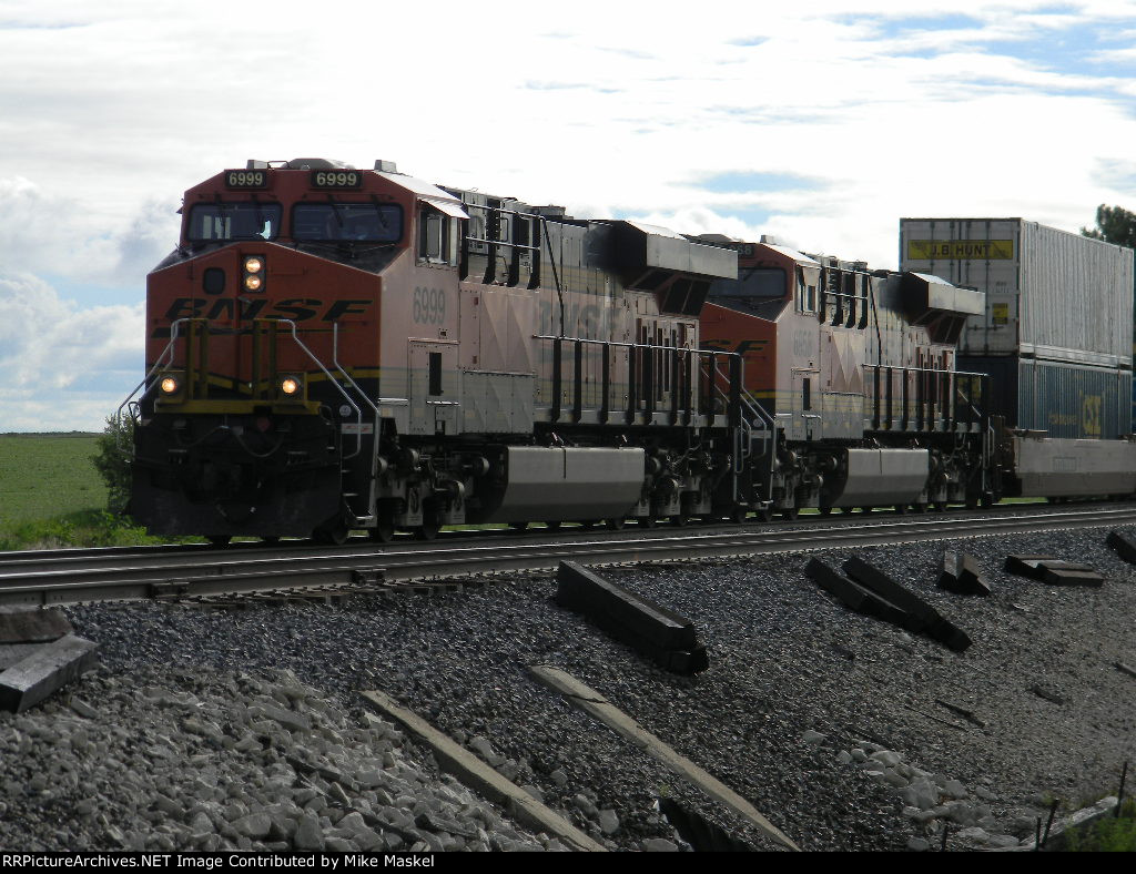 BNSF 6999